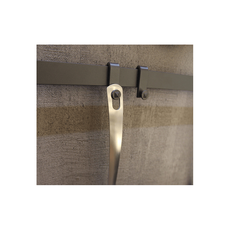 Profil s háčky pro závěsné police FERE / Černý grafit